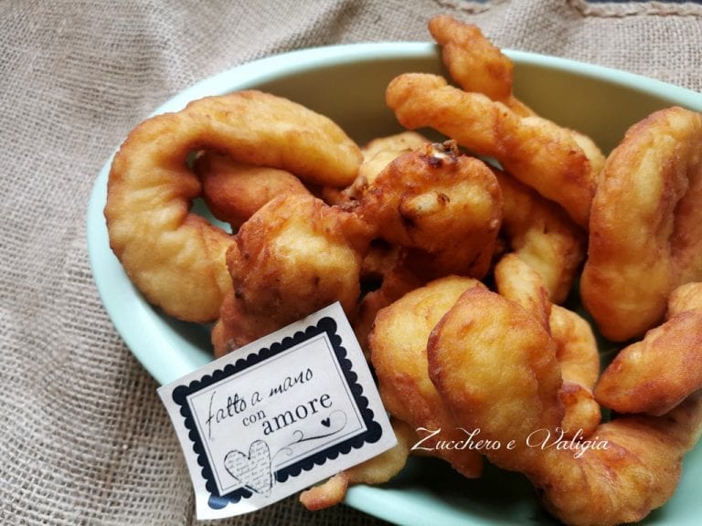 Zeppole Calabresi fritte con patata morbidissime ⋆ Zucchero e Valigia